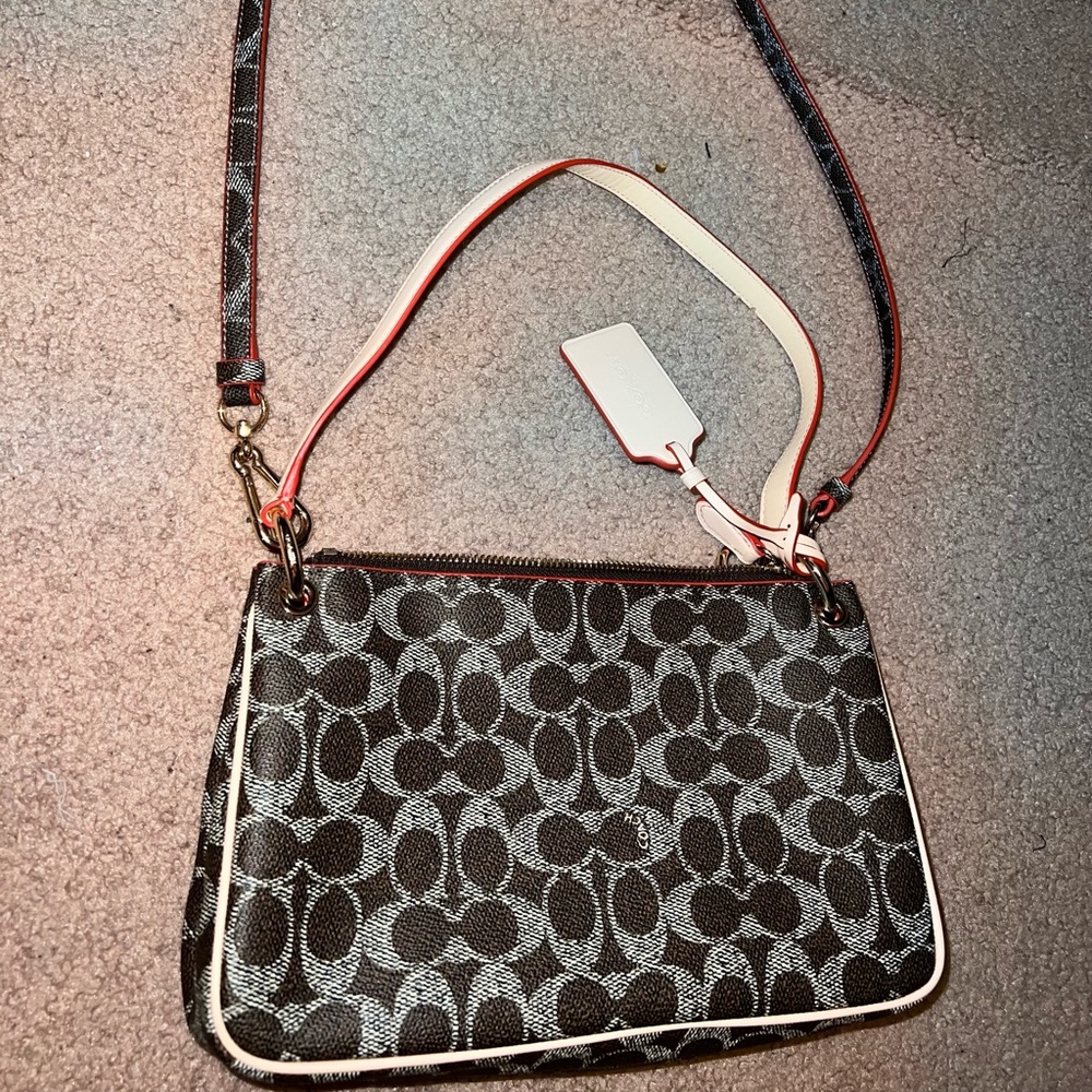 Coach Signature Purse - Gem